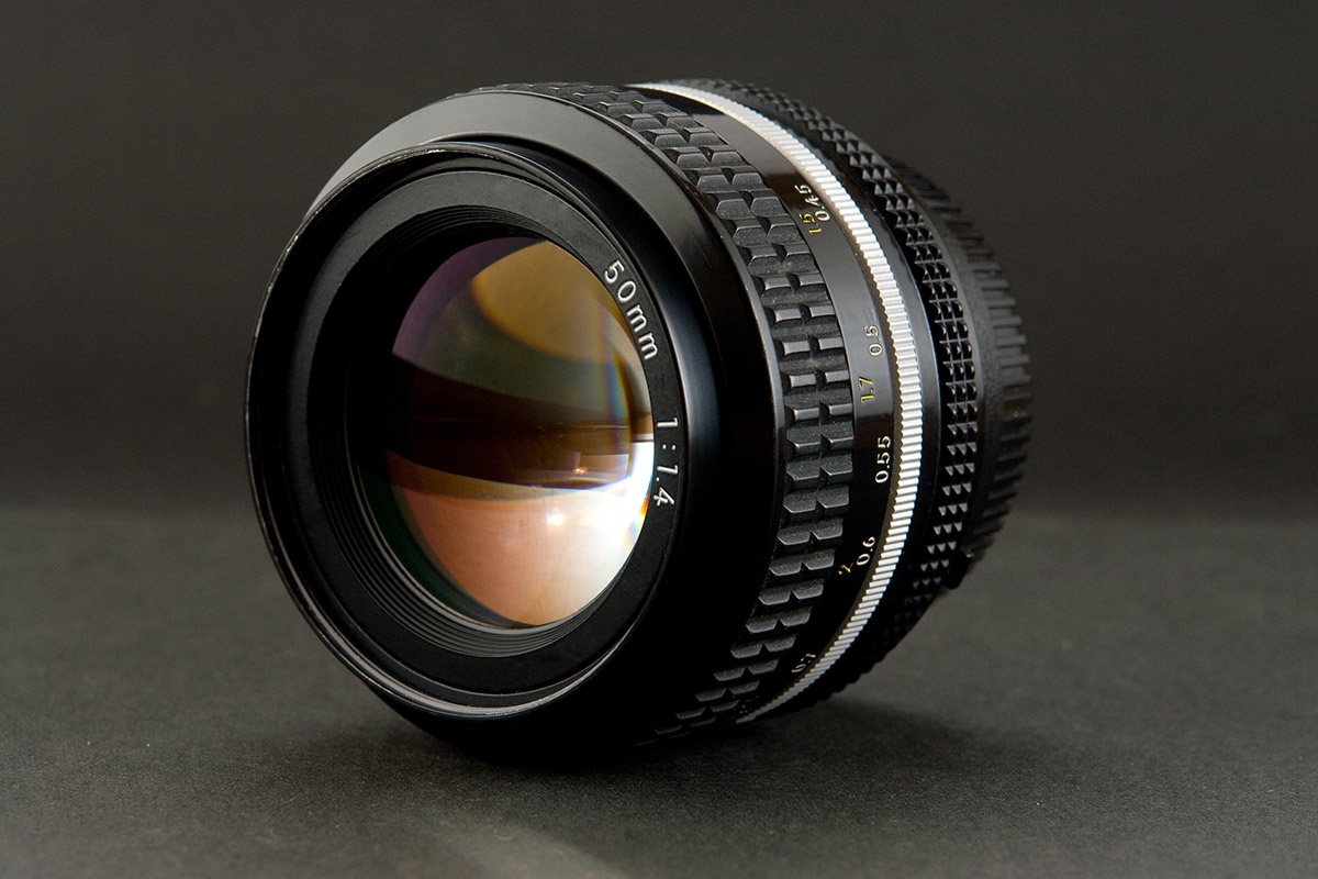 35mm vs 50mm Lens Differences: When To Use Which One?
